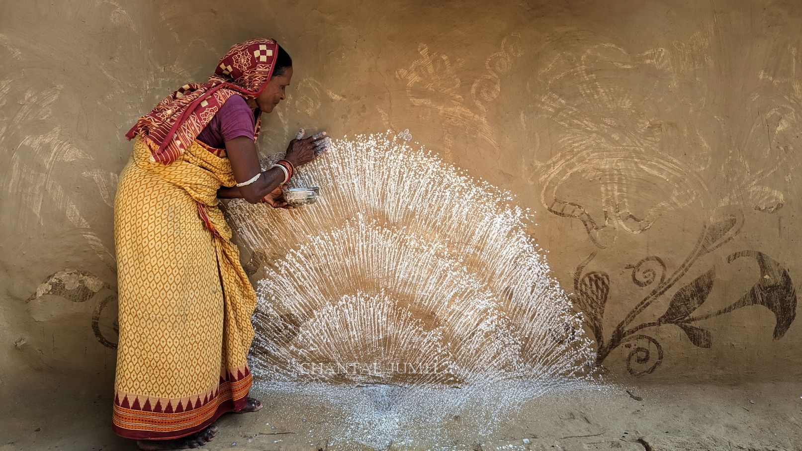 Odisha chita/jhoti, " Painting the walls and the floors " — part 4