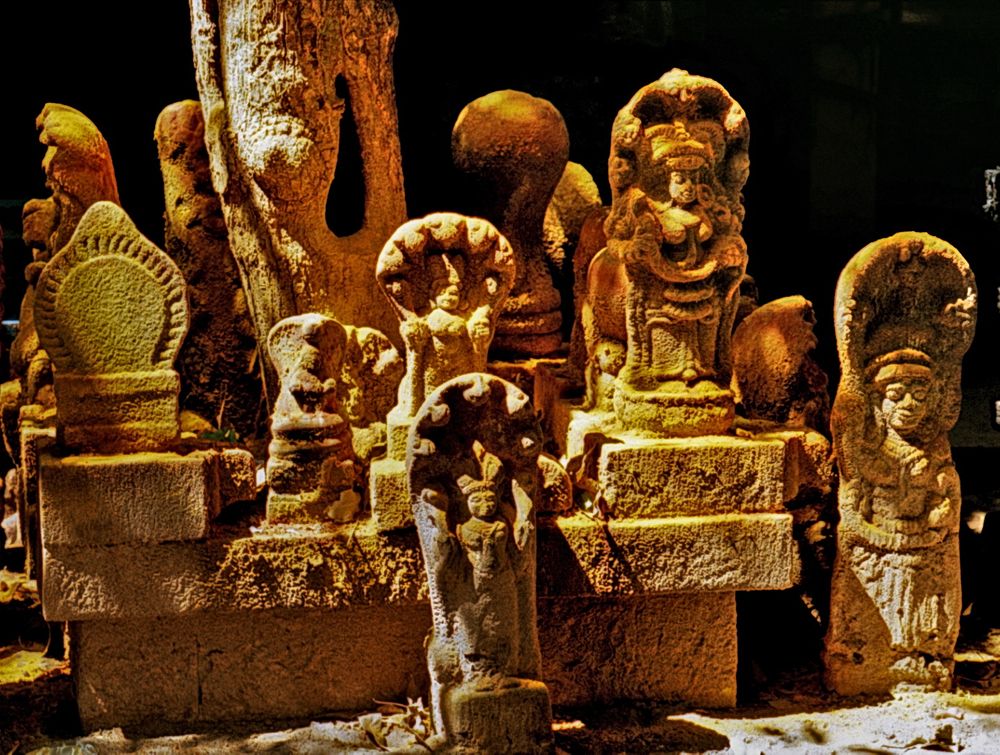 Kerala Kalam, "Pulluvan and snake worship"— part 1